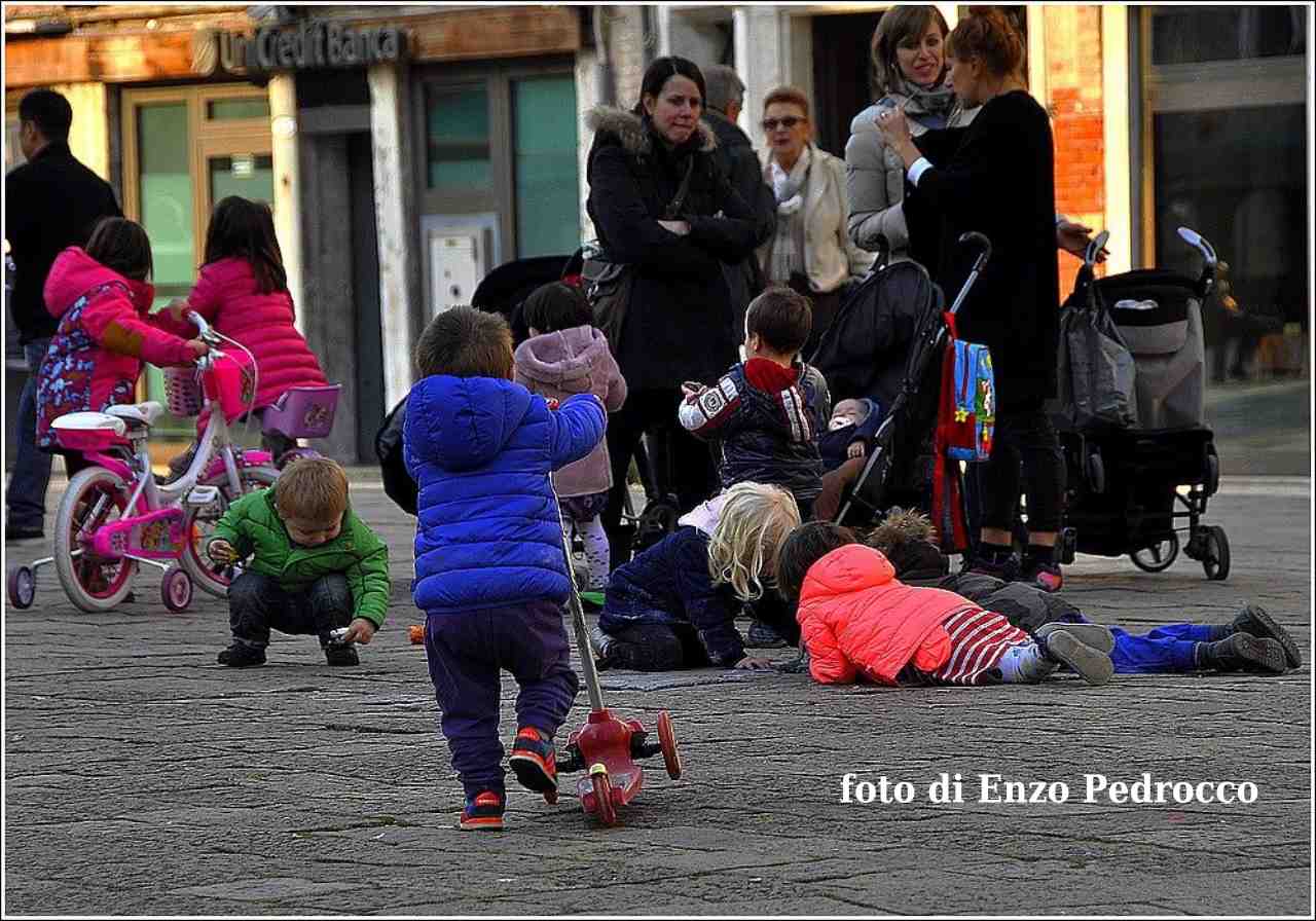 "Giochi dei bambini nei campi veneziani". Fotografa la tua Venezia