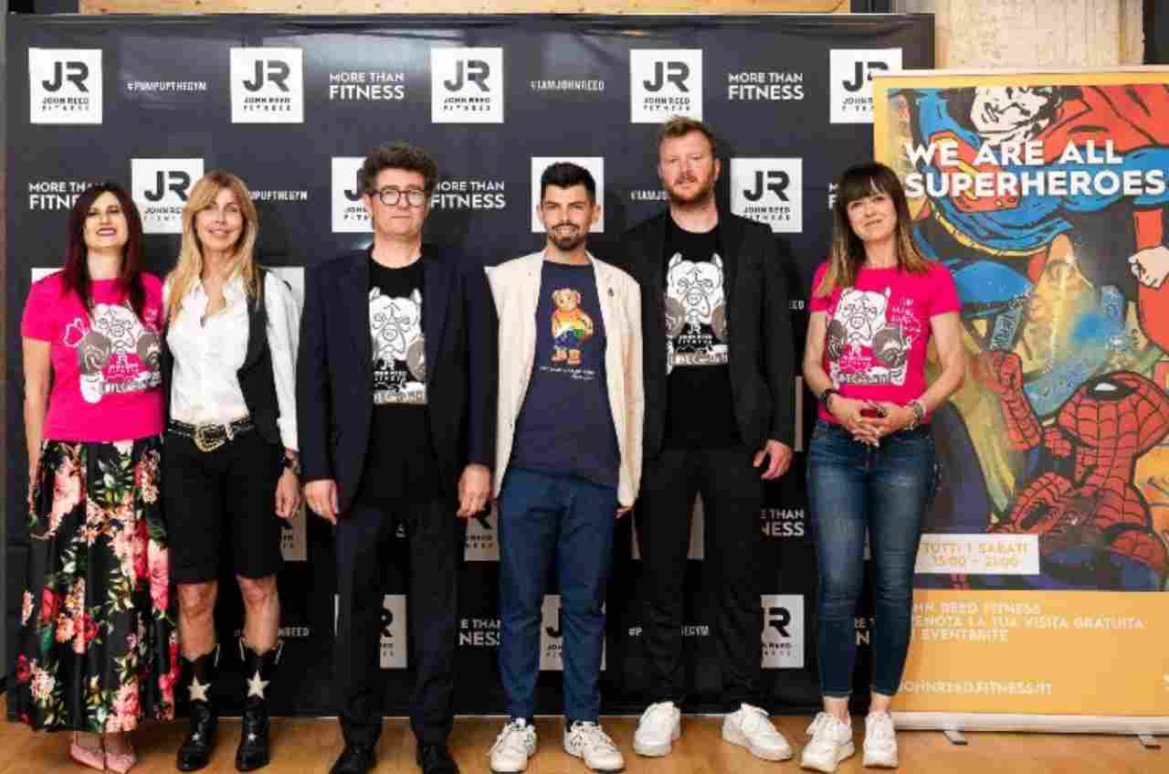 We Are All Superheroes: Arte e supereroi invadono la John Reed Fitness ...