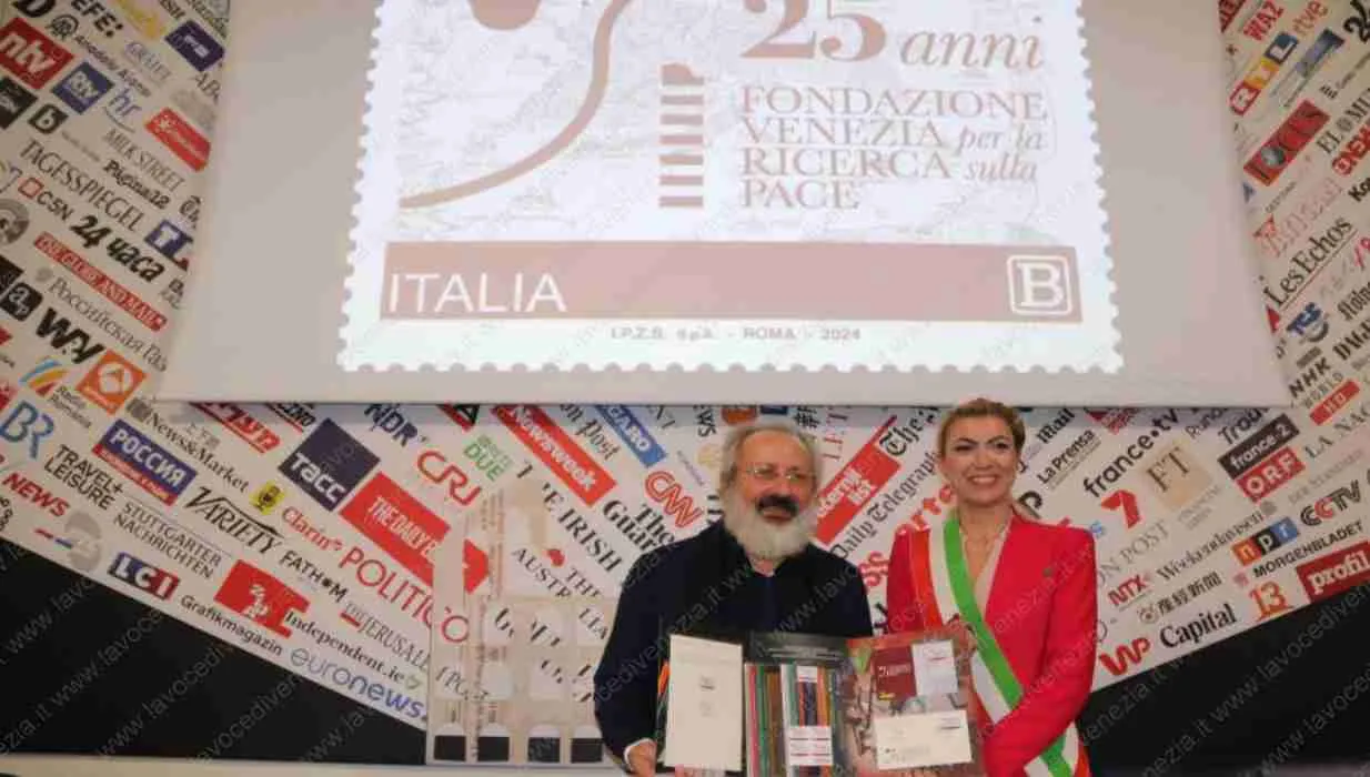 Il francobollo Italia-Vaticano celebra Venezia, città simbolo di pace