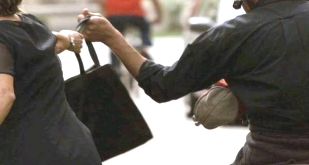 Mestre, signora anziana scippata e gettata a terra Mestre, signora anziana scippata e gettata a terra