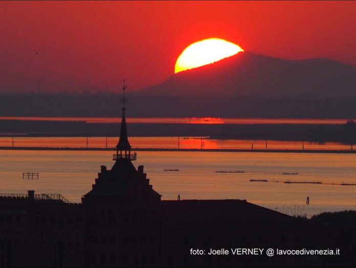 Tramonto a Venezia dal Campanile di San Marco. Le Foto dei Lettori