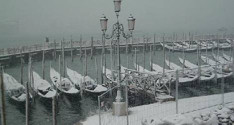 Sorpresa al risveglio: Venezia con la neve
