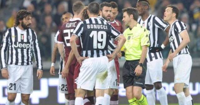 "La Juventus ruba": la mezza Italia non bianconera inferocita